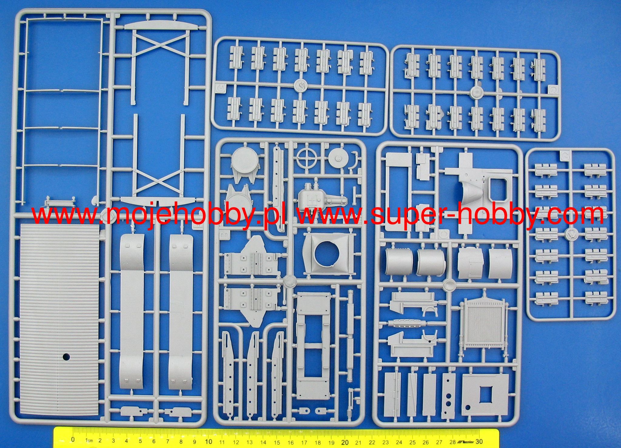 Holt 75 Artillery Tractor Roden 812