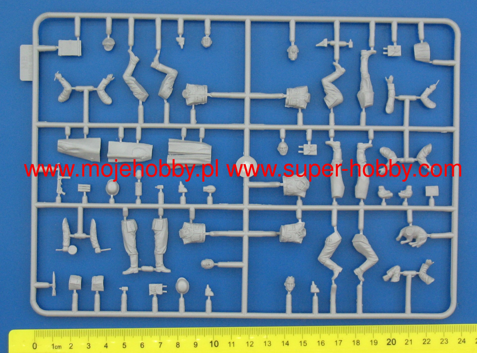 German military men, WWII era Master Box 35211