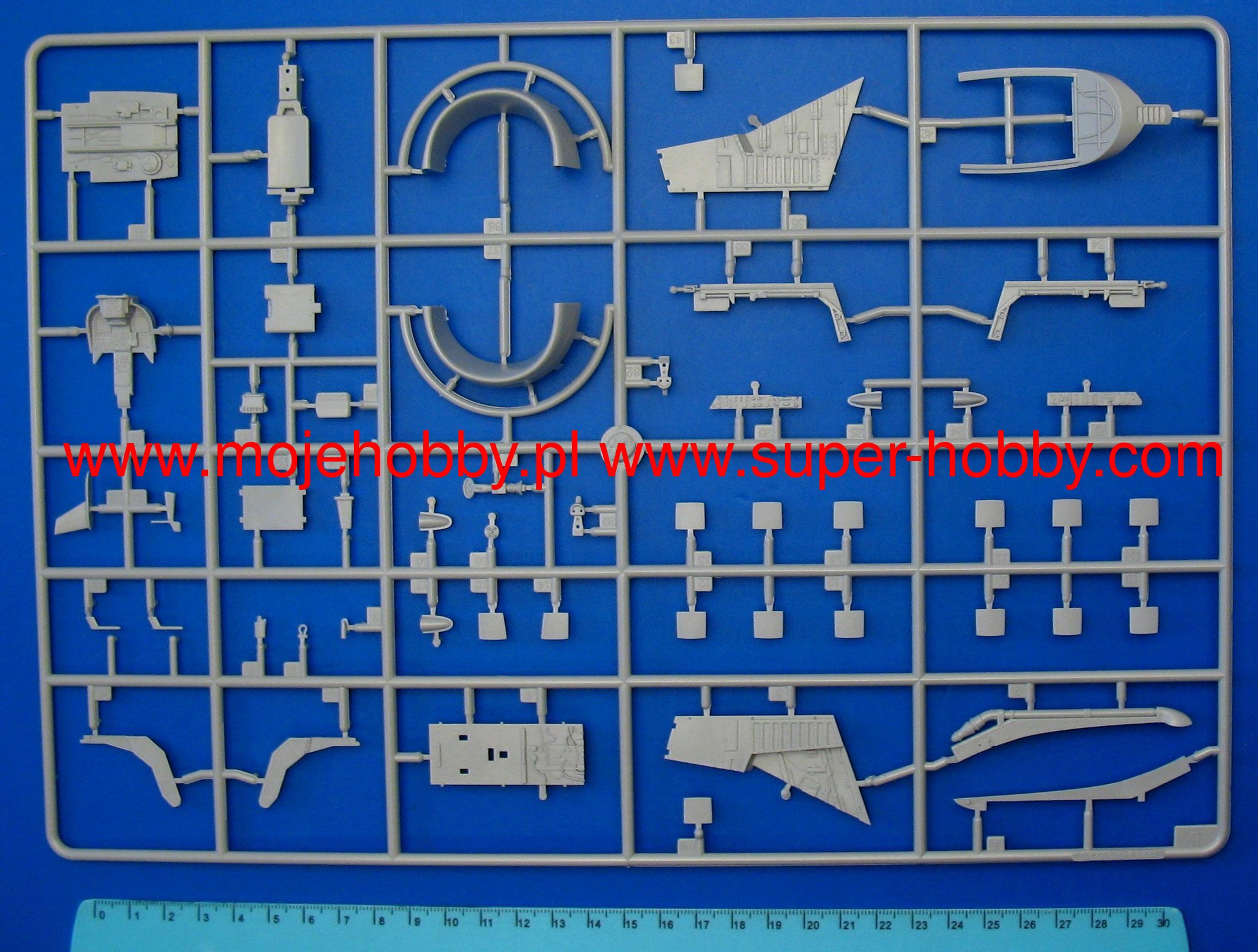 American VSTOL jet Mcdonnell Douglas AV-8B Harrier II Trumpeter 02229